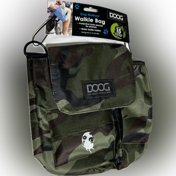 DOOG | Dog | Doog Walkie Bag With Poo Bag Water Bottle Compartment ...